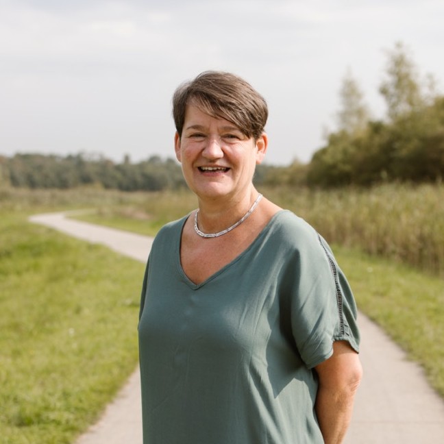 Dini - Psychologiepraktijk Puur Inzicht - Psychosociaal en EMDR therapeut